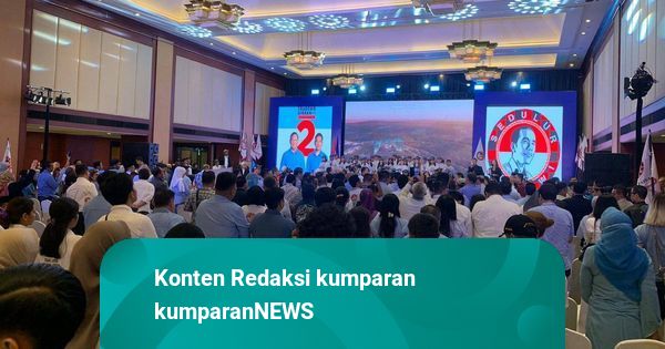 Relawan 'Sedulur Jokowi' yang Diketuai Wamendes Dukung Prabowo-Gibran | kumparan.com